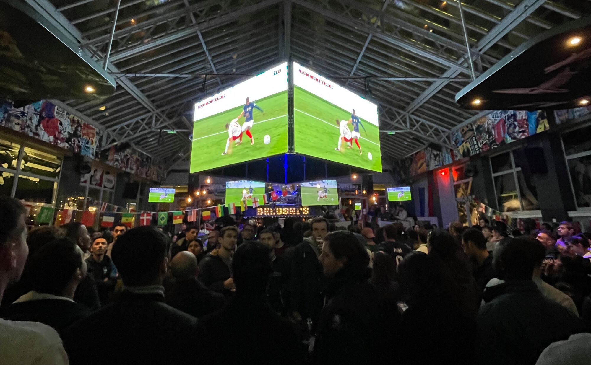 Belushi's Gare Du Nord | Bar sportifs à Paris | FANZO