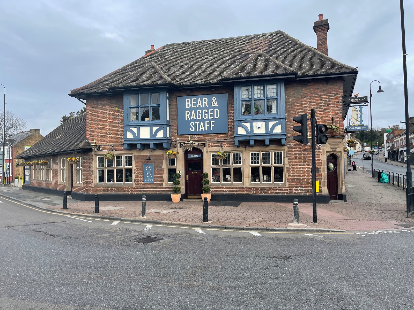 Bear & Ragged Staff (Crayford) | Sports Bar in