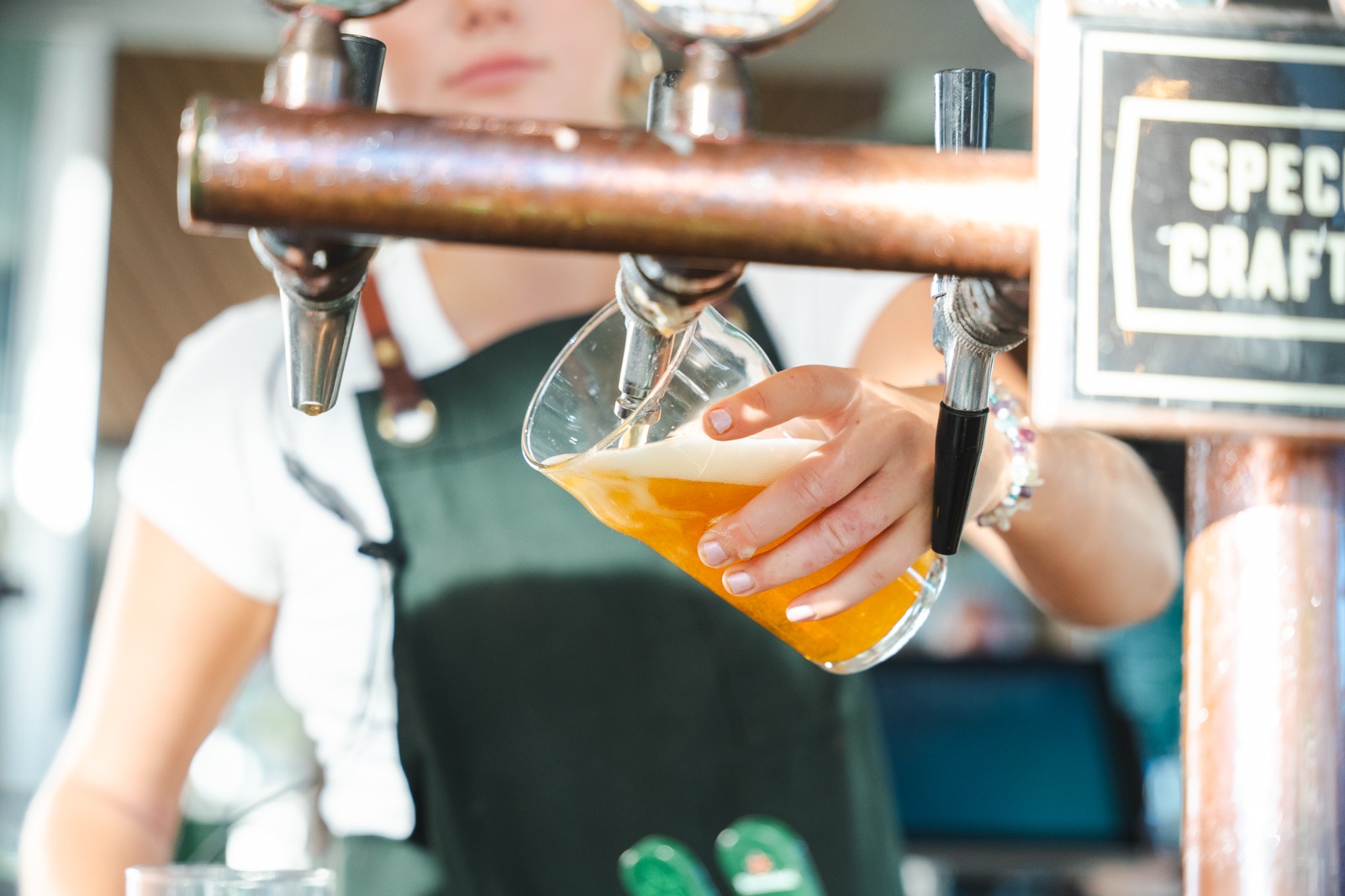 Transport Hotel | Sports Bar in Melbourne