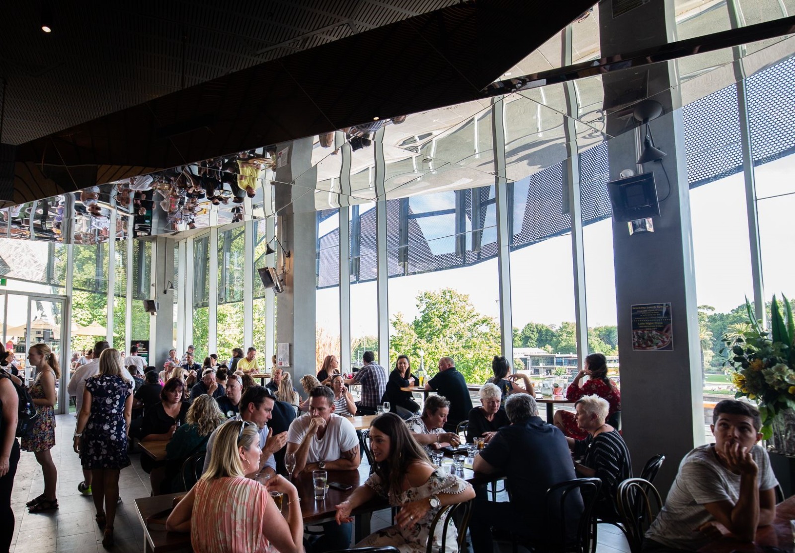 Transport Hotel | Sports Bar in Melbourne