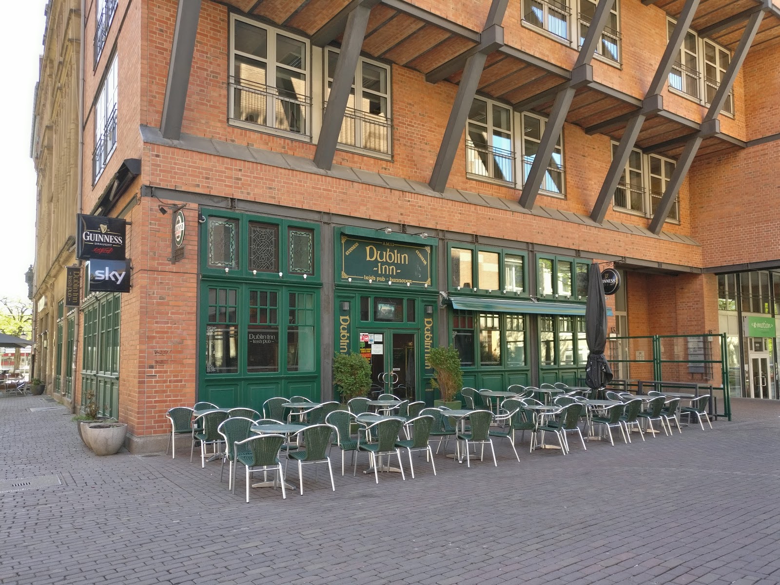Dublin Inn in Hannover : Reviews & Booking | FANZO