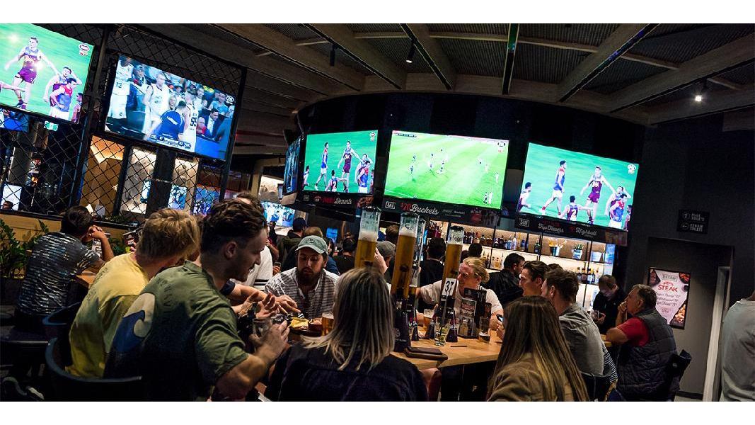 The Sporting Globe Belmont | Sports Bar in Cloverdale