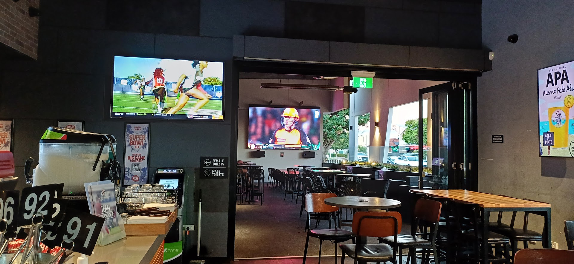 The Sporting Globe Belmont | Sports Bar in Cloverdale