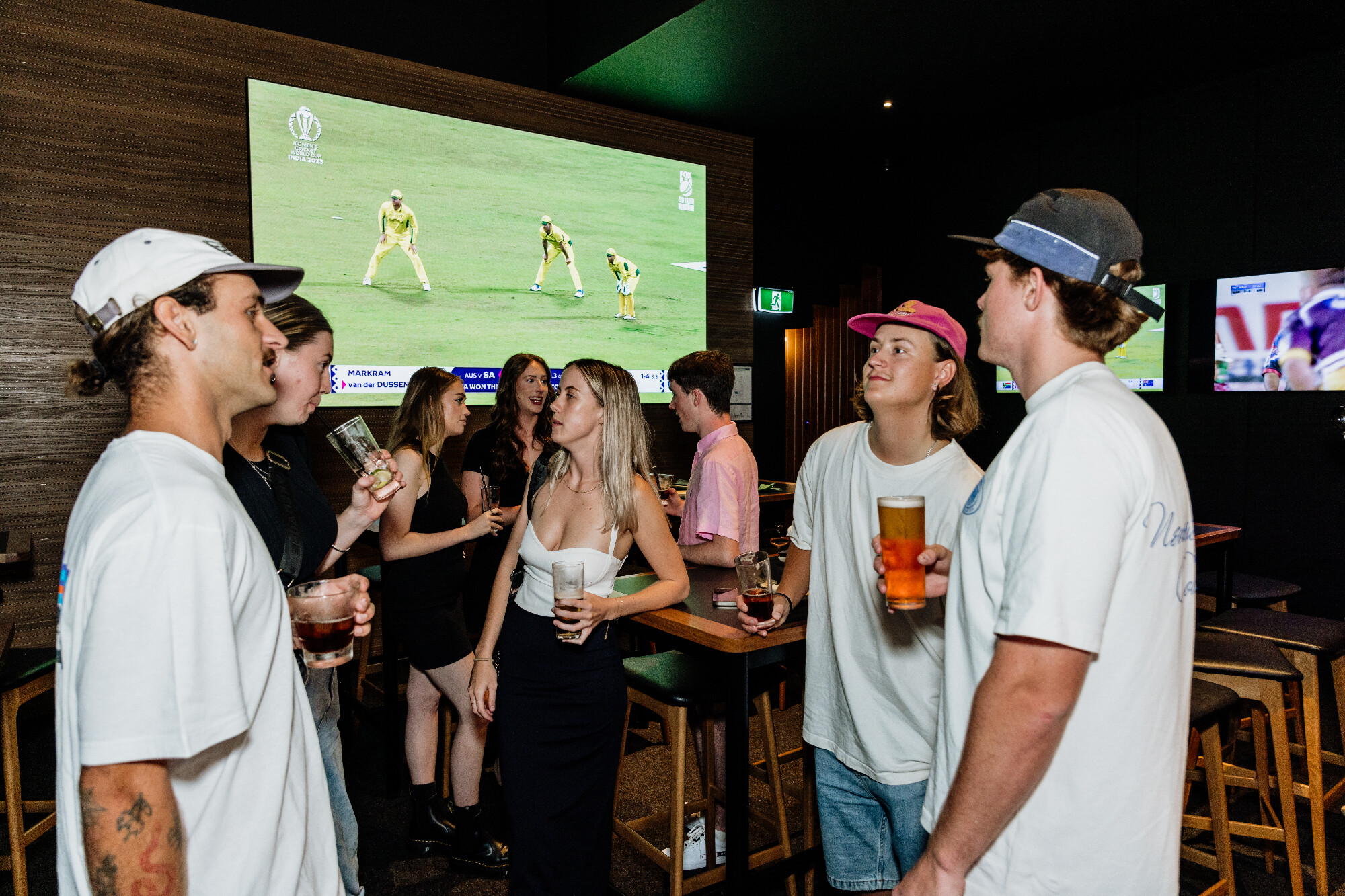 The Bower Tree in Sippy Downs : Reviews & Booking | FANZO