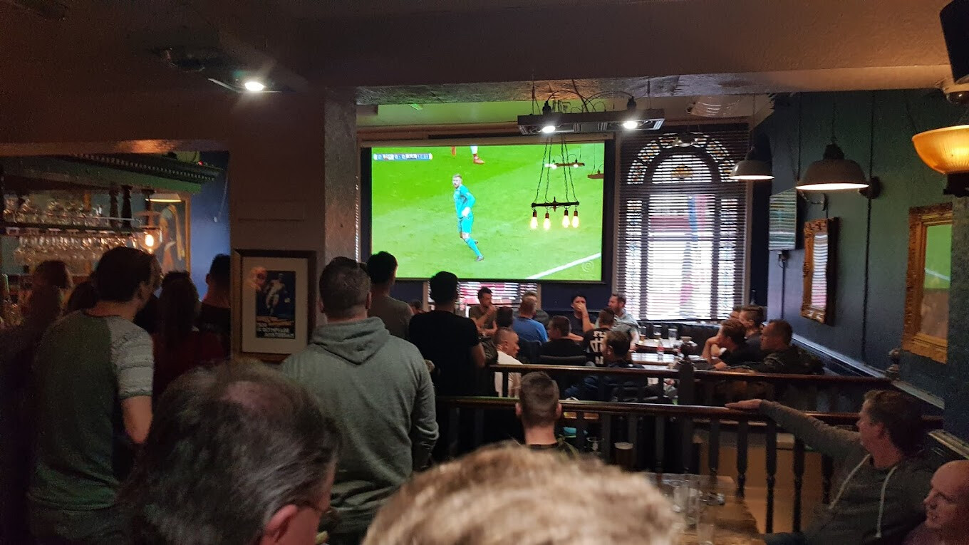 De Hems Dutch Cafe | Sports Bar in London