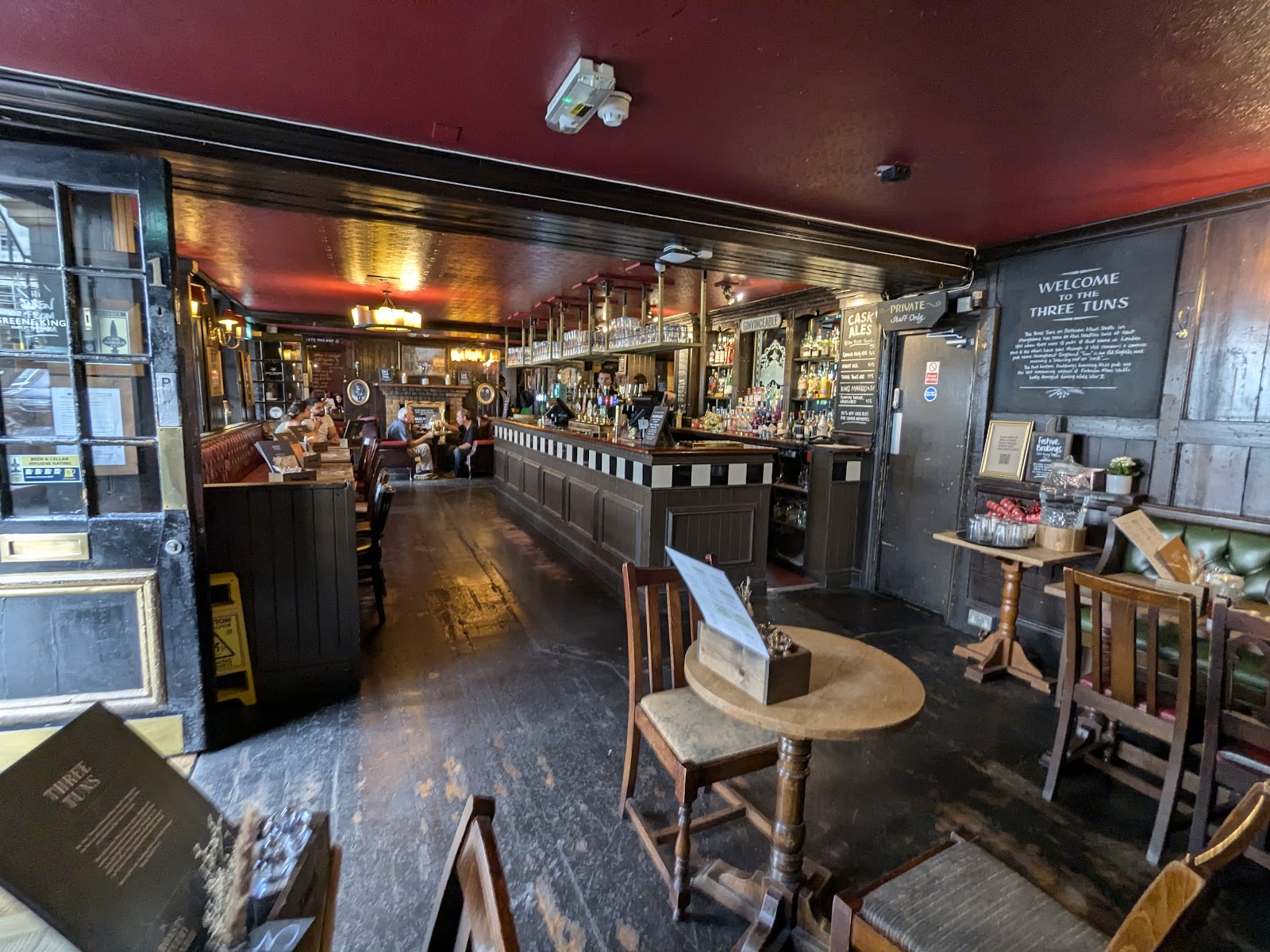 Three Tuns | Sports Bar in London