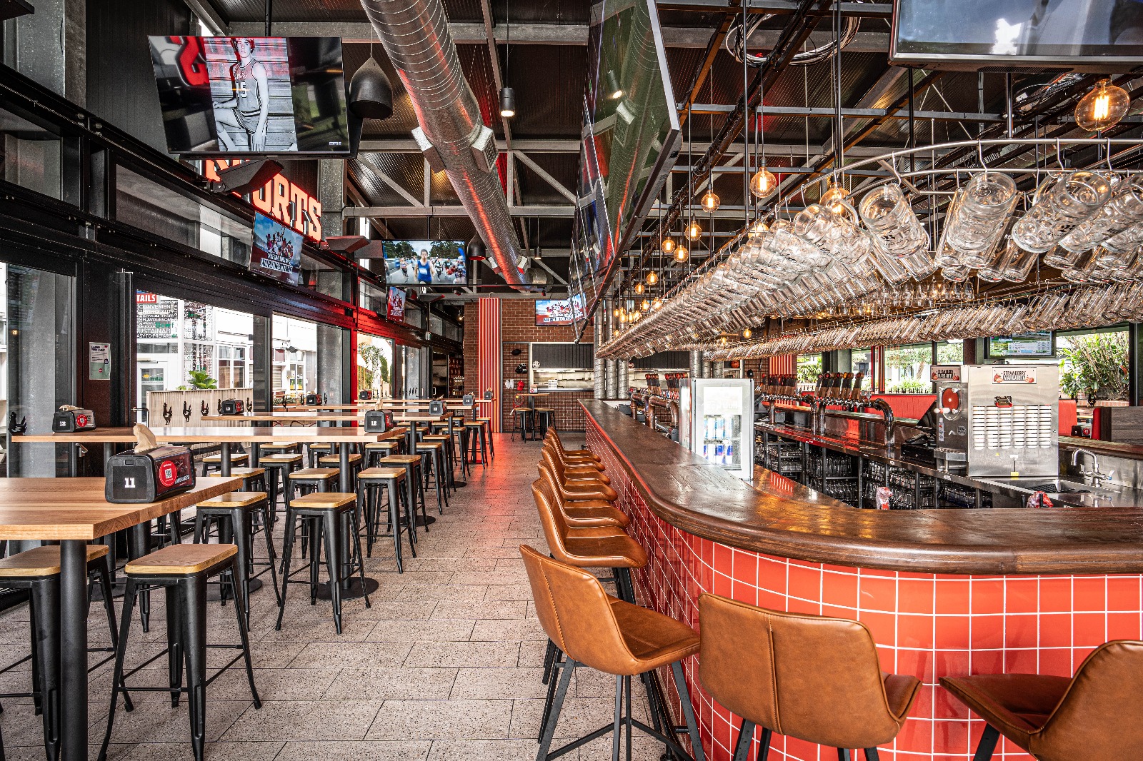 Winghaus - Bowen Hills | Sports Bar in Bowen Hills