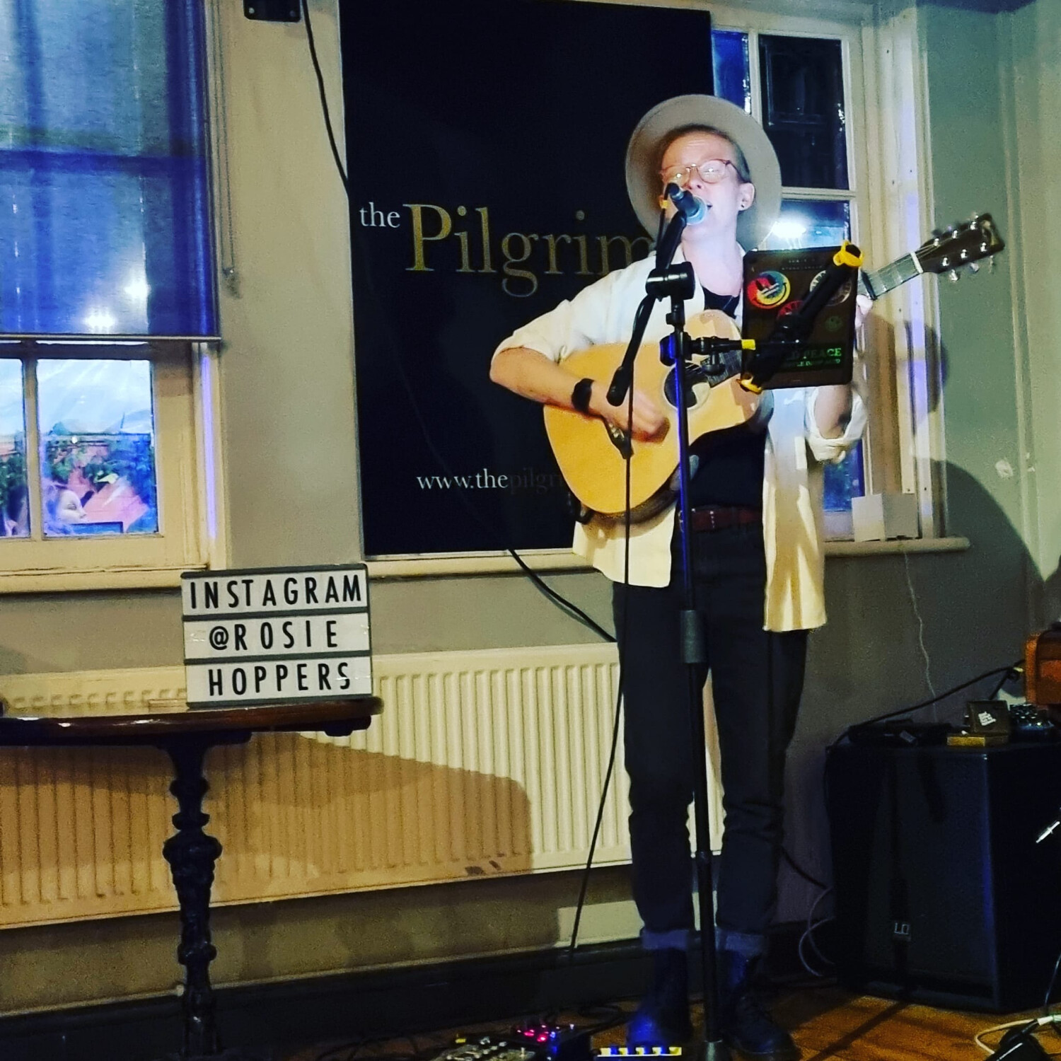 The Pilgrim in London : Reviews & Booking | FANZO