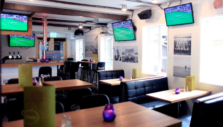 Bjarni Fel Sportbar in Reykjavík : Reviews & Booking | FANZO