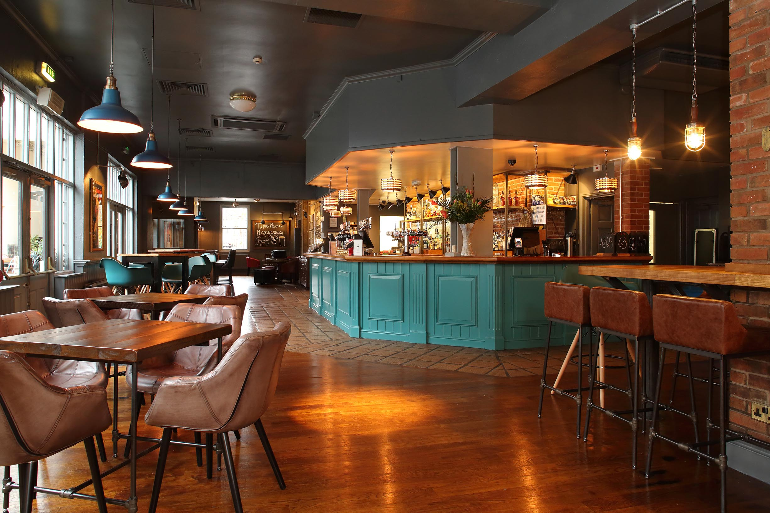White Horse Leamington | Sports Bar in LEAMINGTON SPA