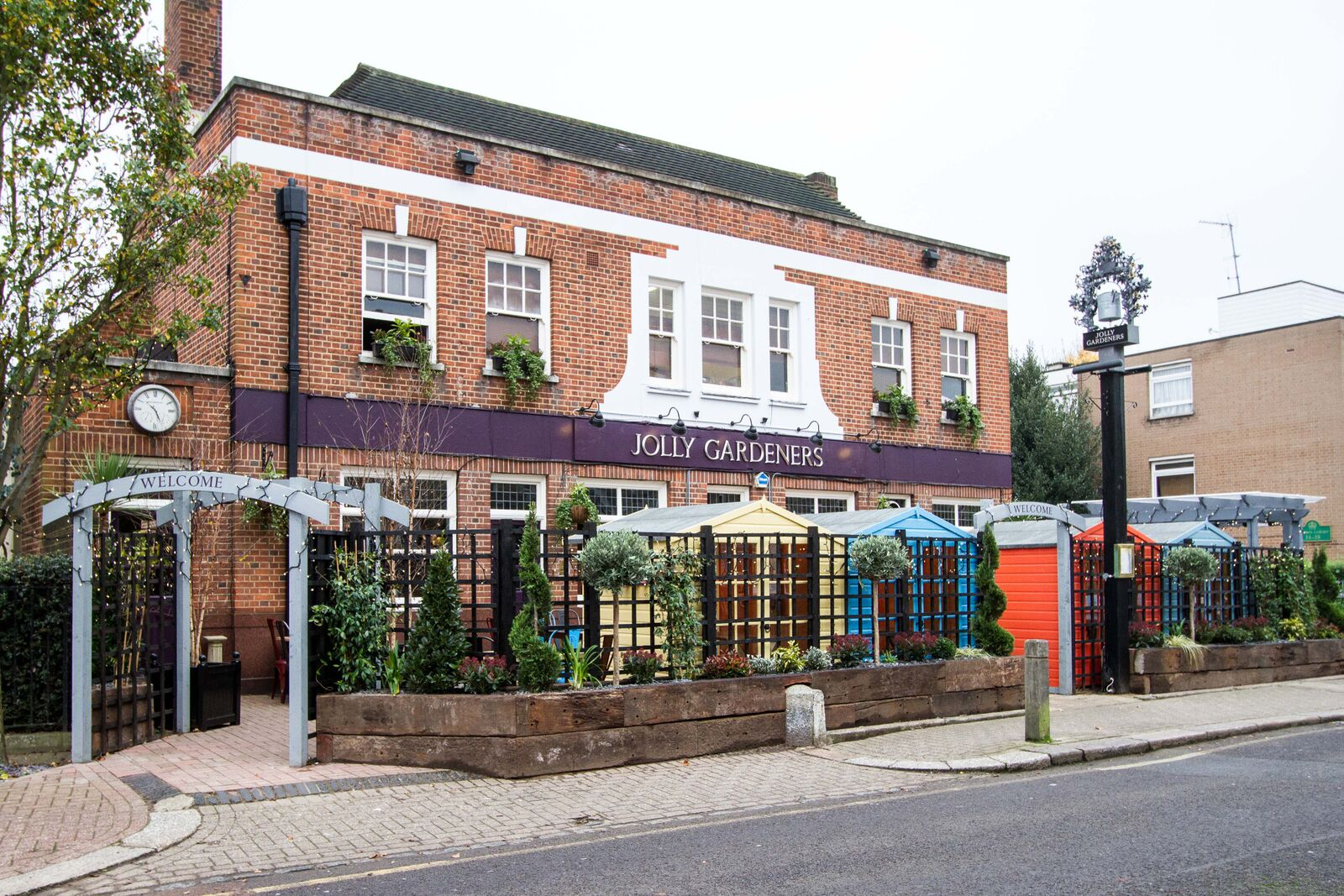 Jolly Gardeners Twickenham | Fasci Garden