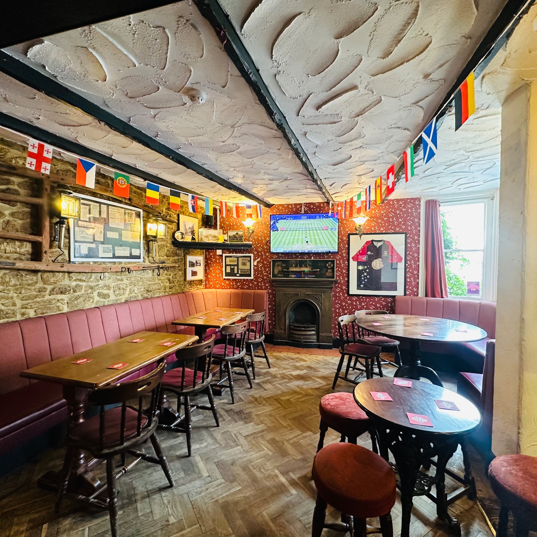 The Star Inn | Sports Bar in Wotton-u-Edge