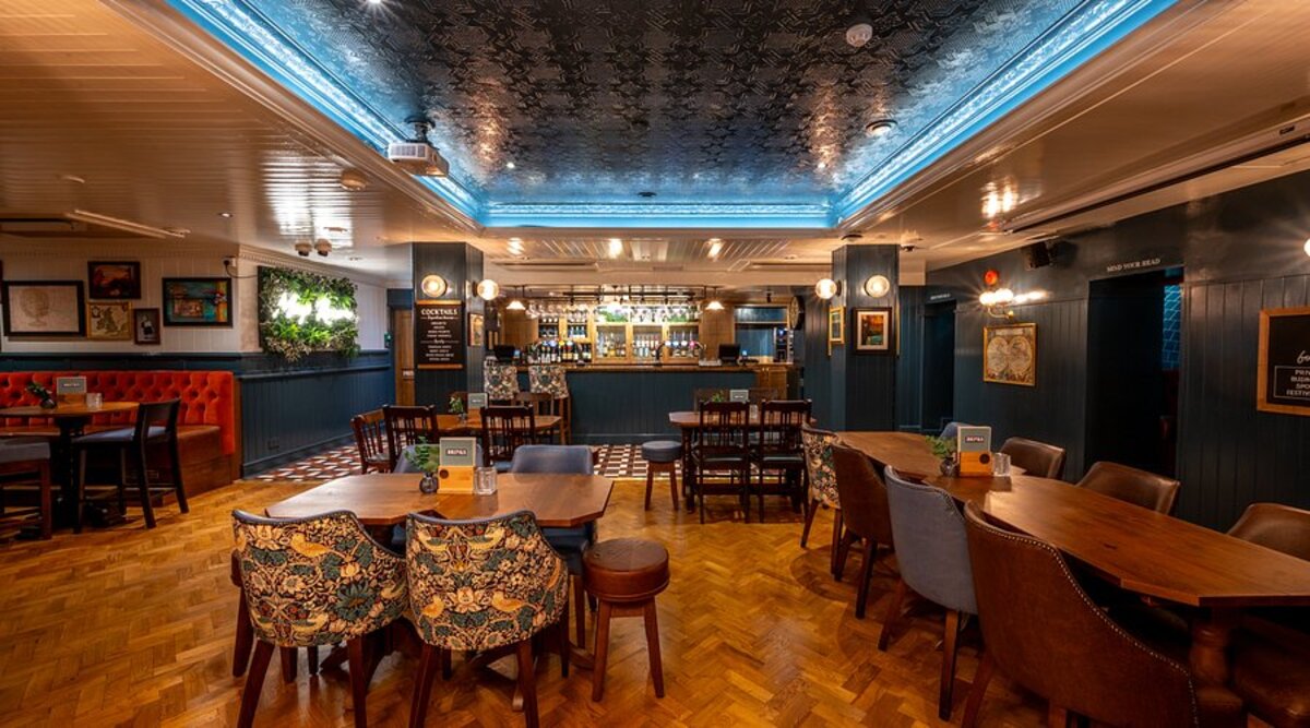 New Explorer | Sports Bar in LONDON
