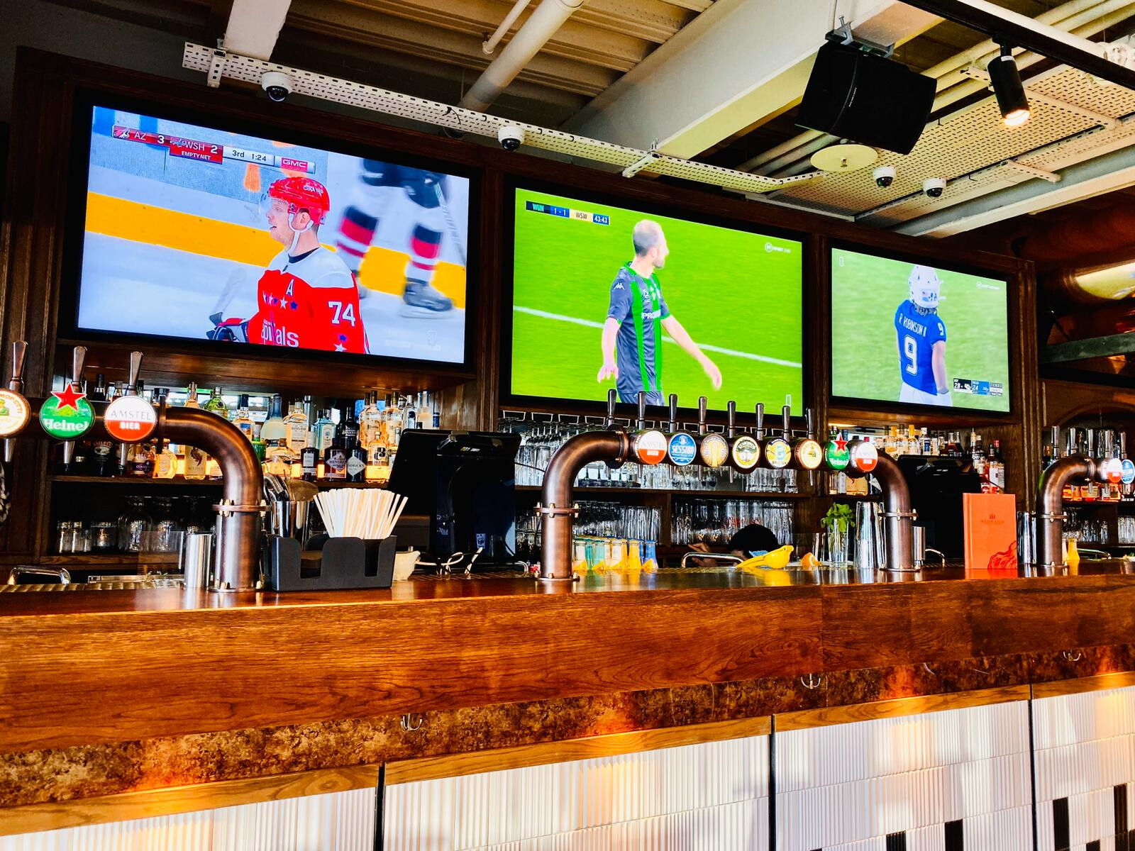 Redwood | Sports Bar in London