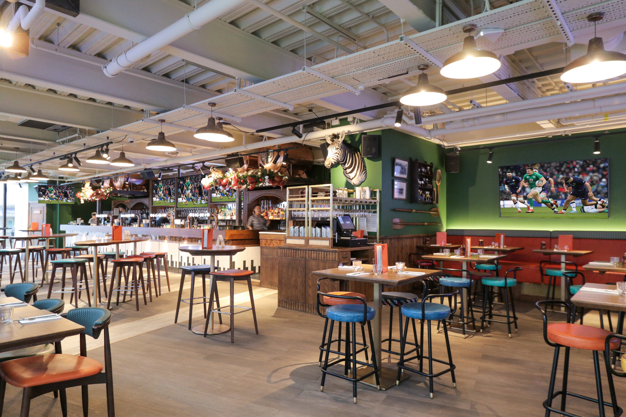 Redwood | Sports Bar in London