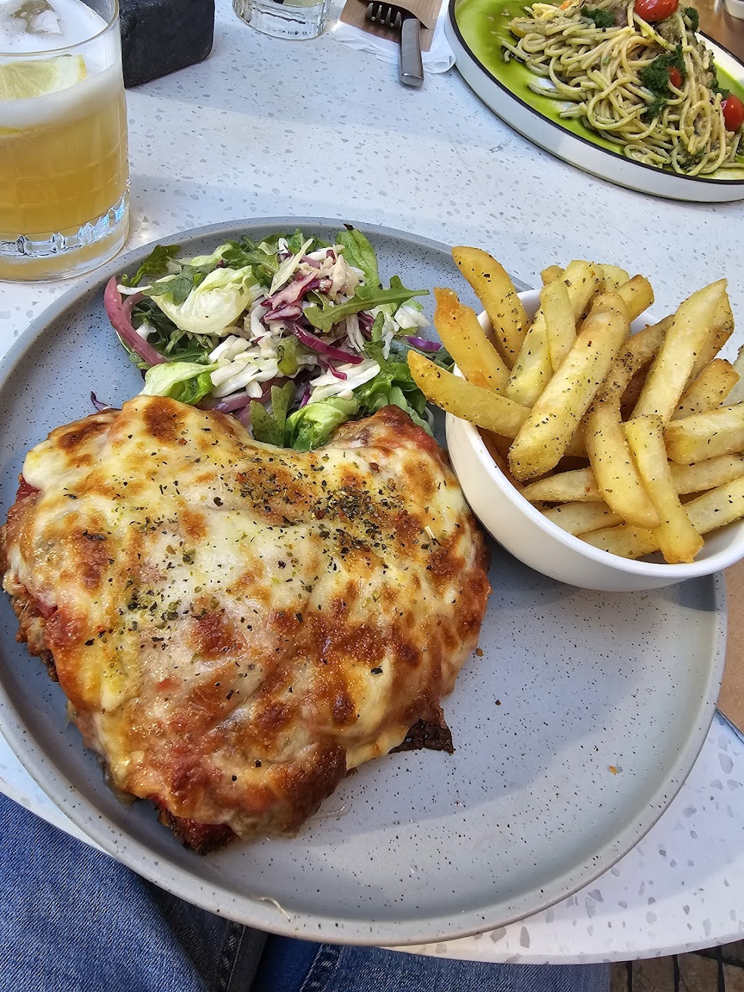 Morris House | Sports Bar in Melbourne