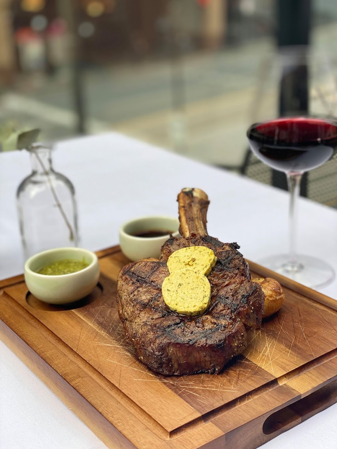 Strathmore Hotel in Adelaide : Reviews & Booking | FANZO