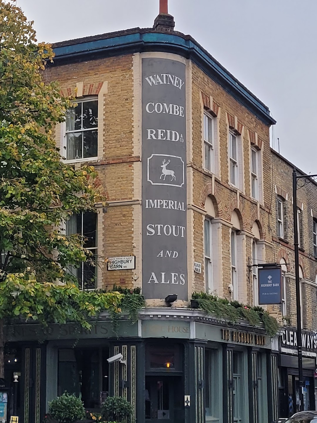 Highbury Barn Tavern | Sports Bar in London