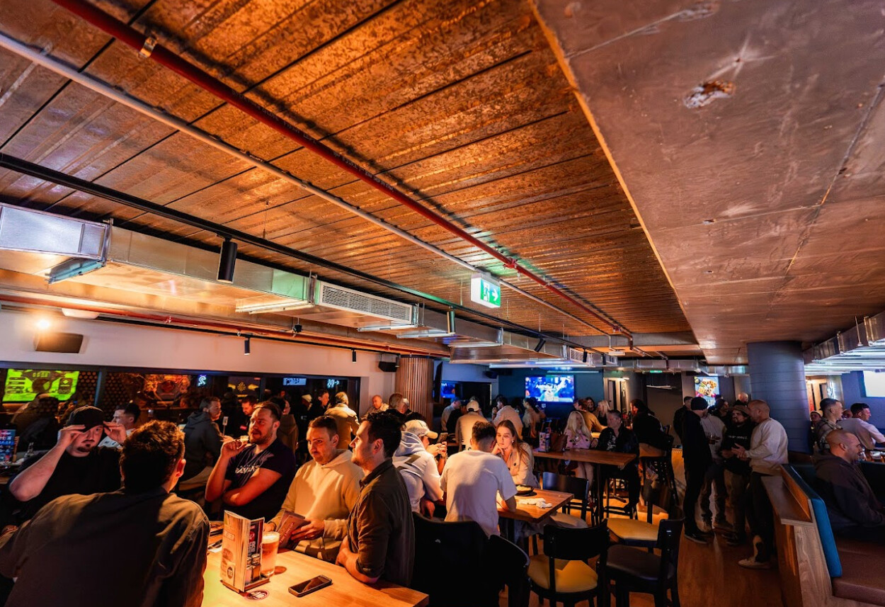 The Sporting Globe Frankston | Sports Bar in Frankston