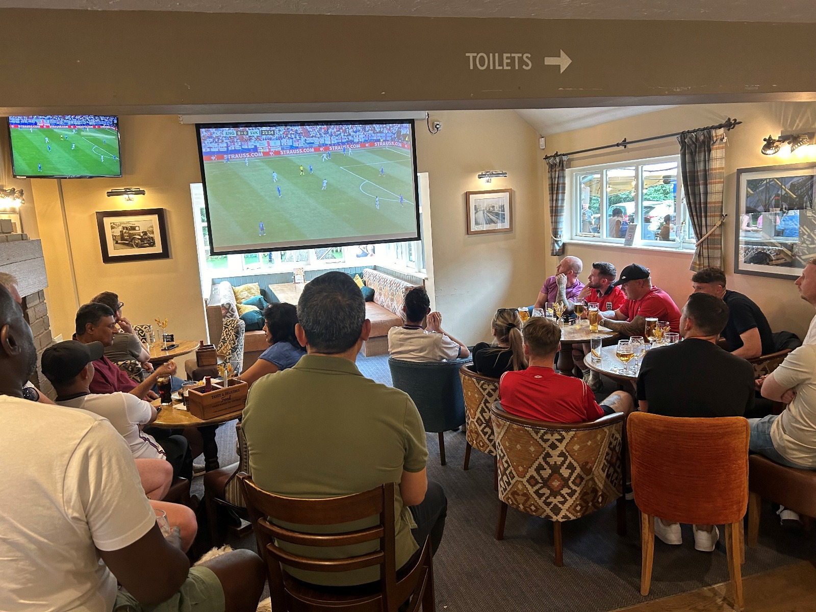 The Cleveland Bay | Sports Bar in Chandler'S Ford