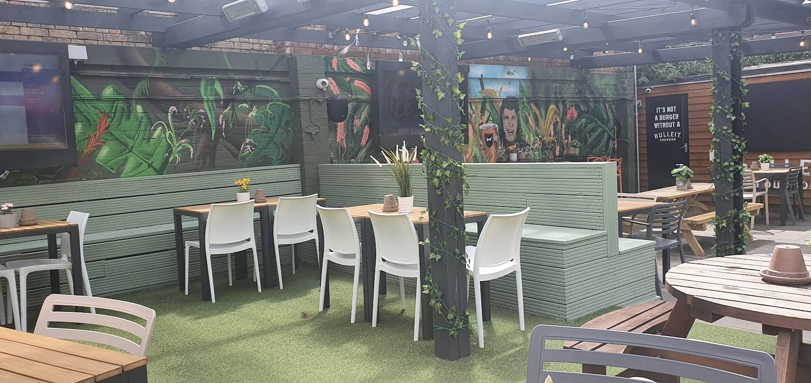 The Mailbox Lincoln | Sportkneipen in Lincoln | FANZO