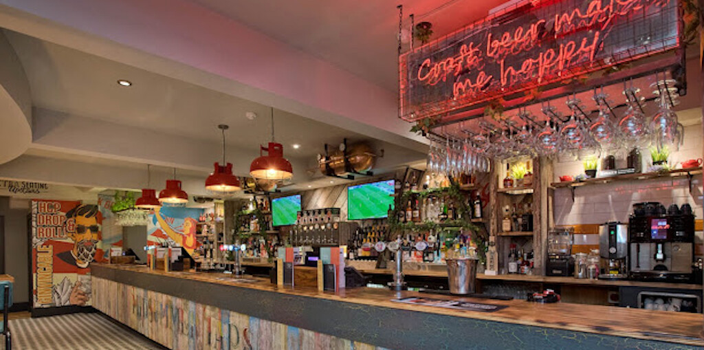 Midsummer Tap Milton Keynes in Milton Keynes : Reviews & Booking | FANZO