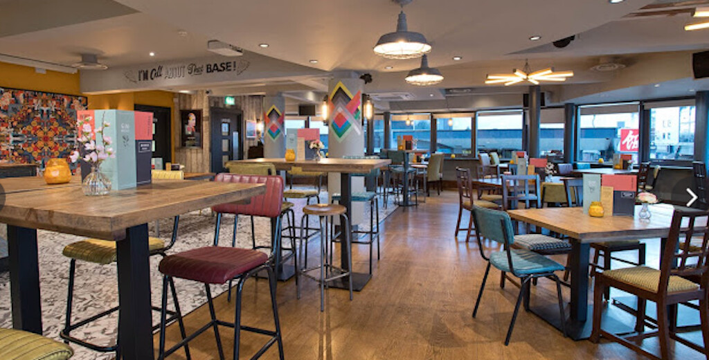 Midsummer Tap Milton Keynes in Milton Keynes : Reviews & Booking | FANZO