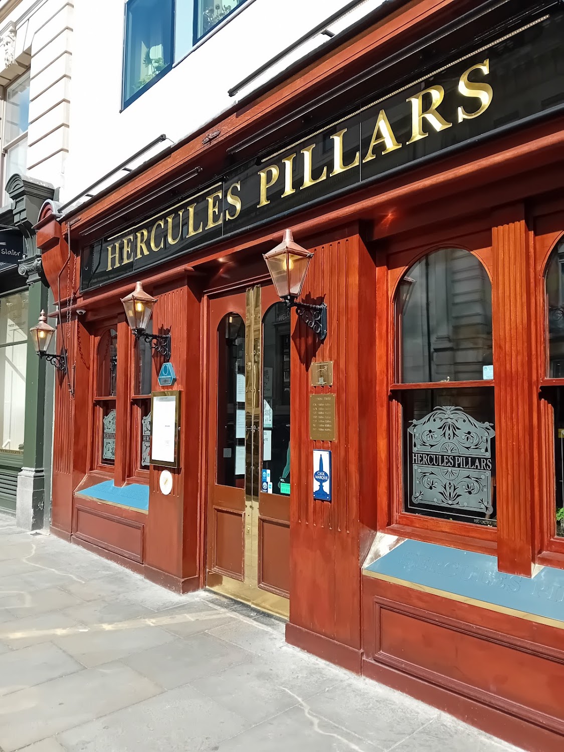 Hercules Pillars | Sports Bar in London